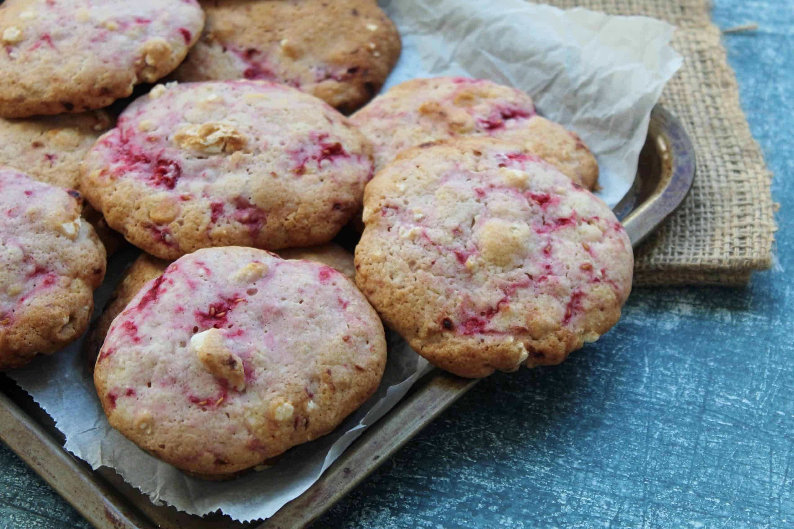 Gluten free Eton mess cookies recipe - the BEST gluten free cookies ever!