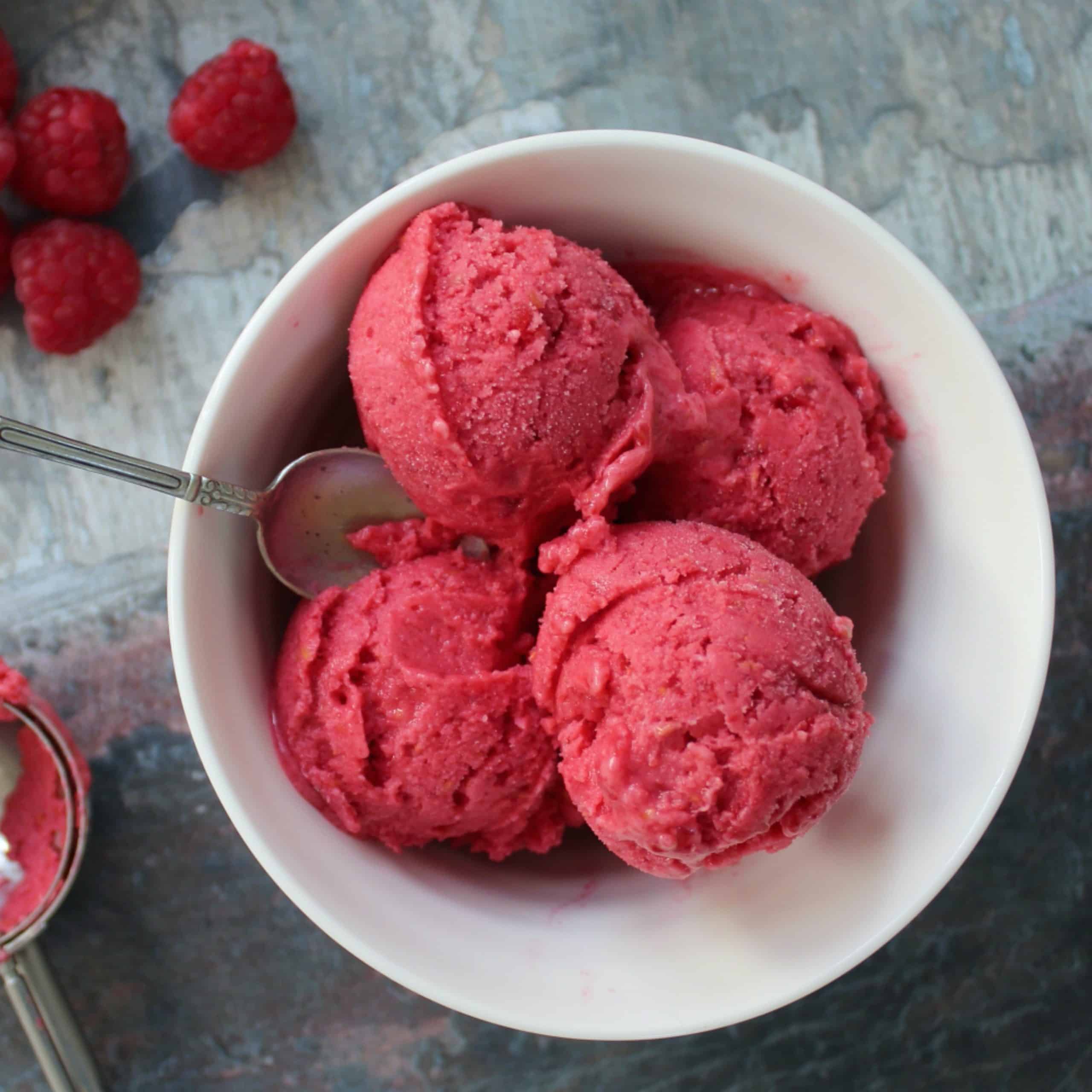Raspberry Frozen Yoghurt - Only 4 Ingredients! - The Gluten Free Blogger