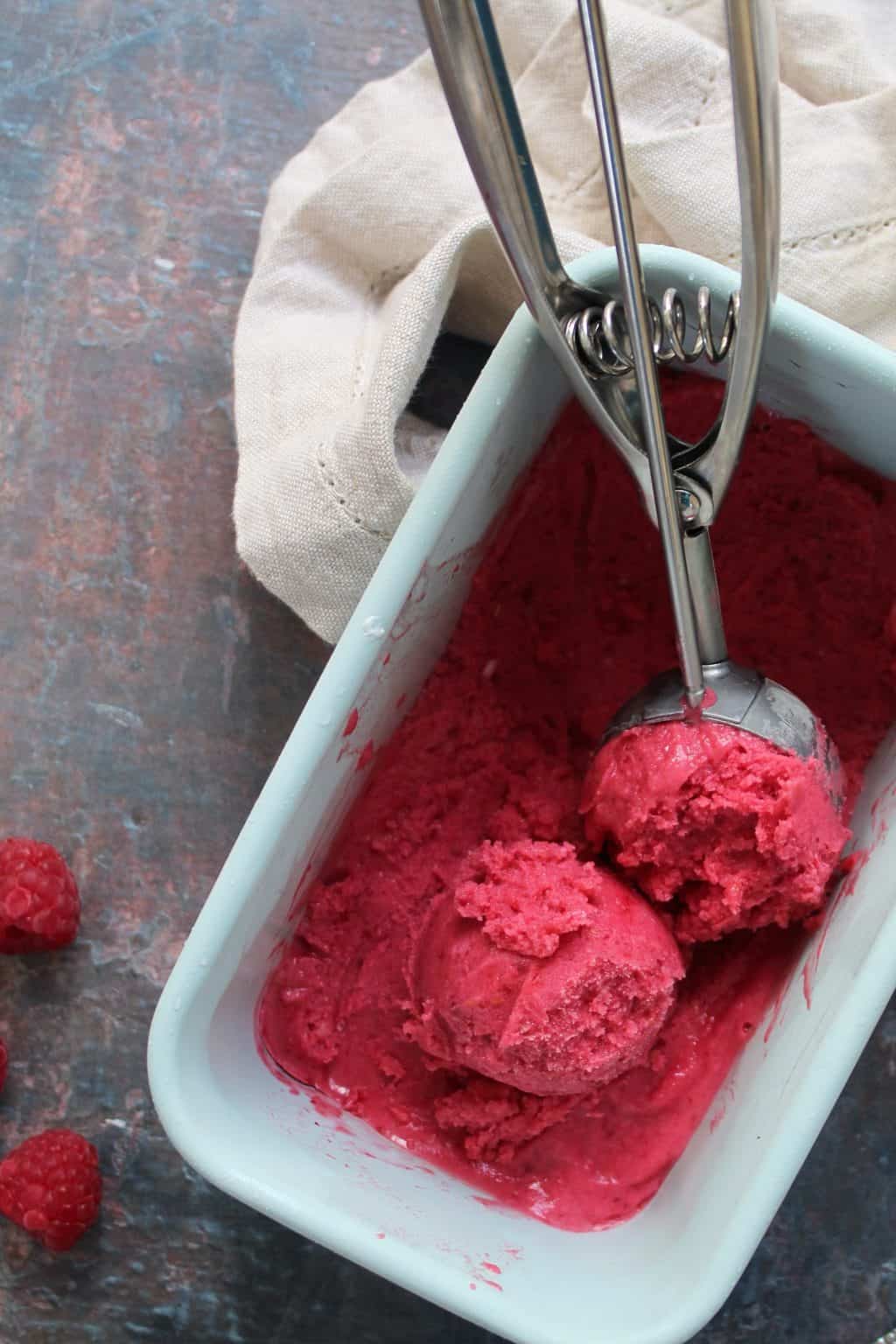EASY Raspberry Frozen Yogurt - Only 4 Ingredients!