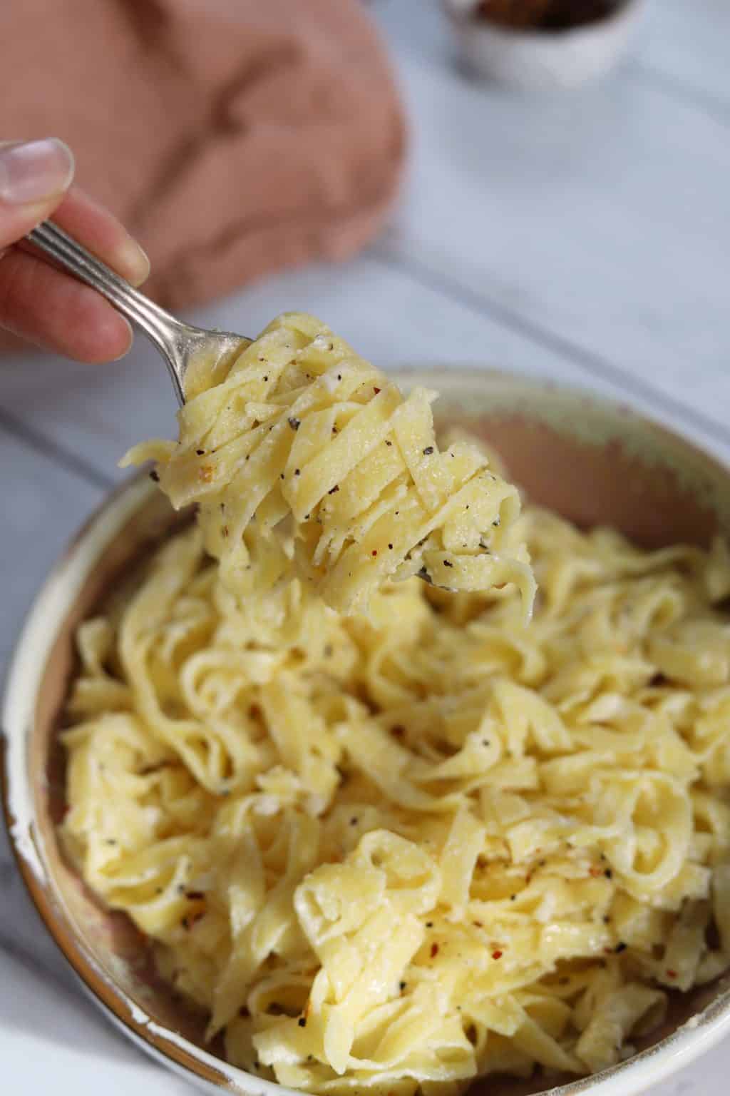 Gluten Free Creamy Garlic Pasta - 10 Minute Dinner Recipe